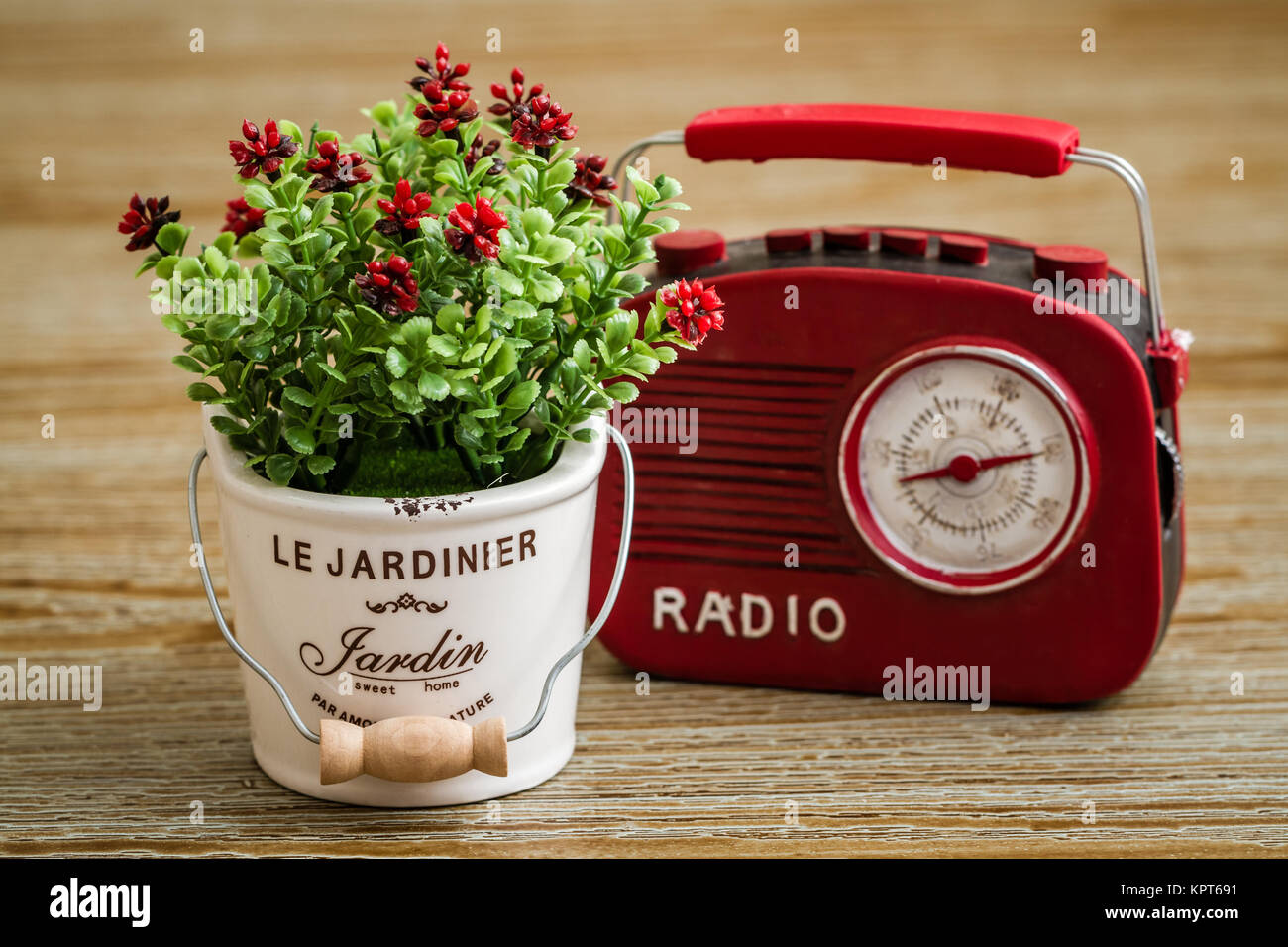 Retro radio beautiful flowers hi-res stock photography and images - Alamy