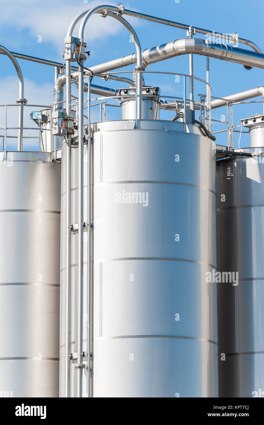 Detail of chemical plant, silos and pipes Stock Photo - Alamy