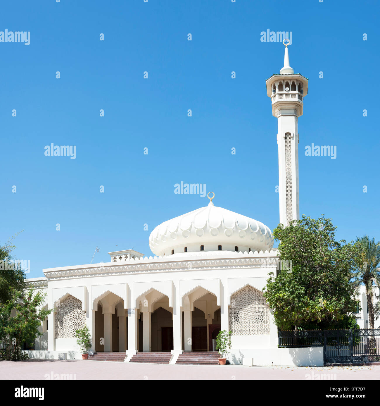 Dubai, a mosque and a minaret. Muslim religion Stock Photo - Alamy