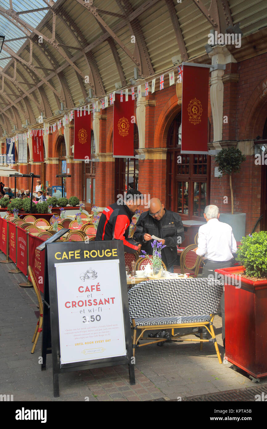 cafe rouge in the london borough of windsor Stock Photo - Alamy