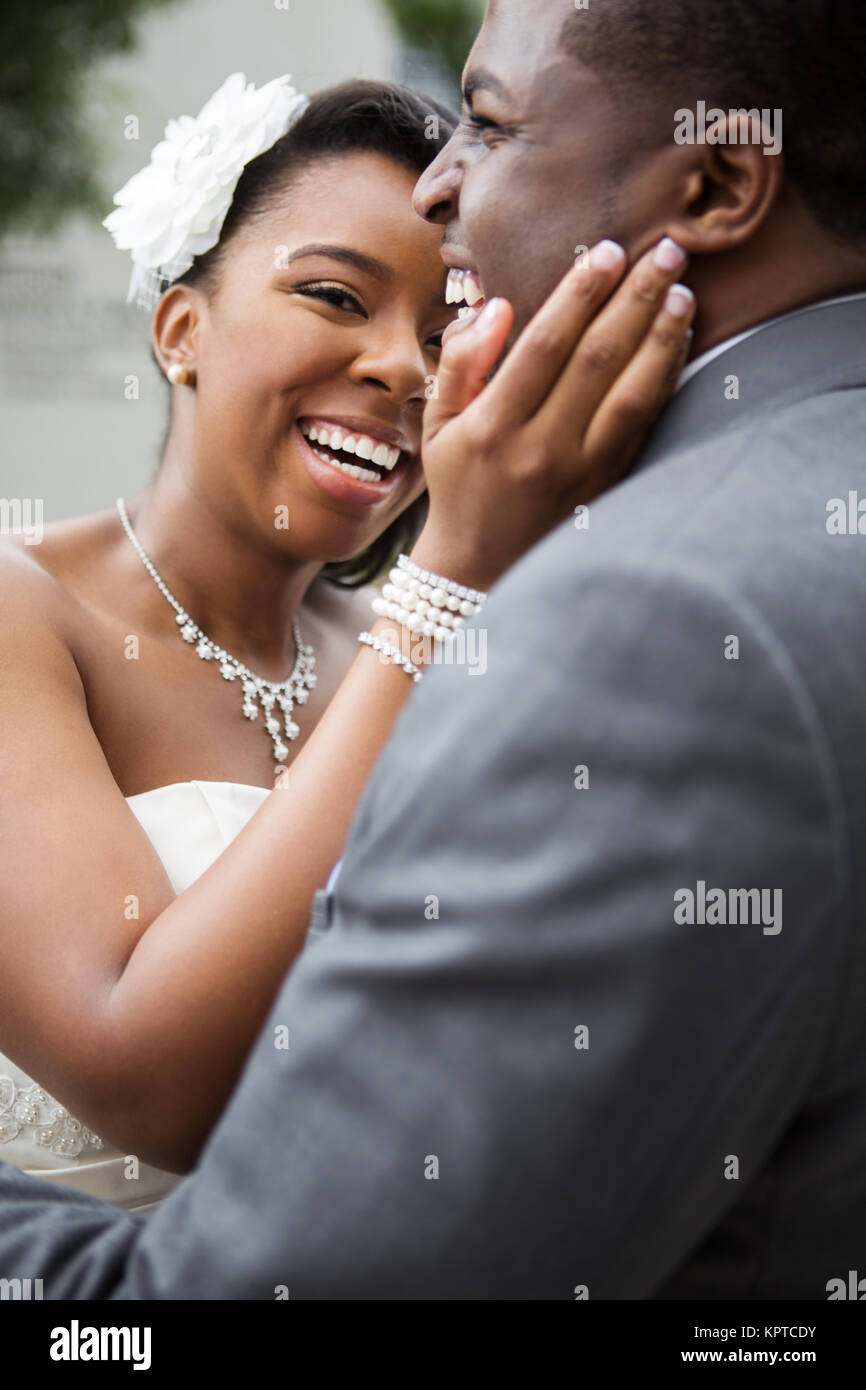 African bride hi-res stock photography and images - Alamy