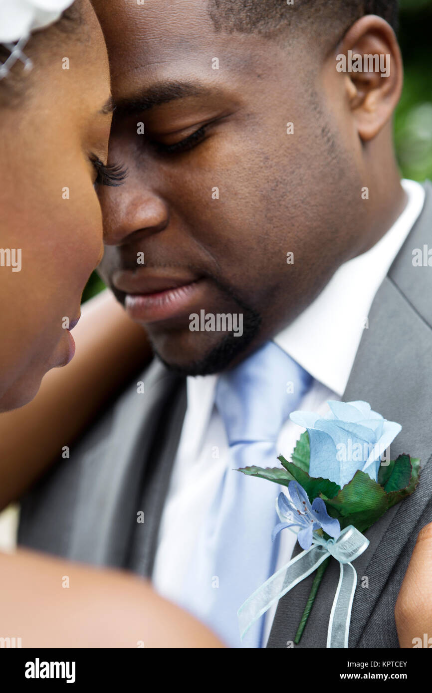 African American bride and groom Stock Photo - Alamy