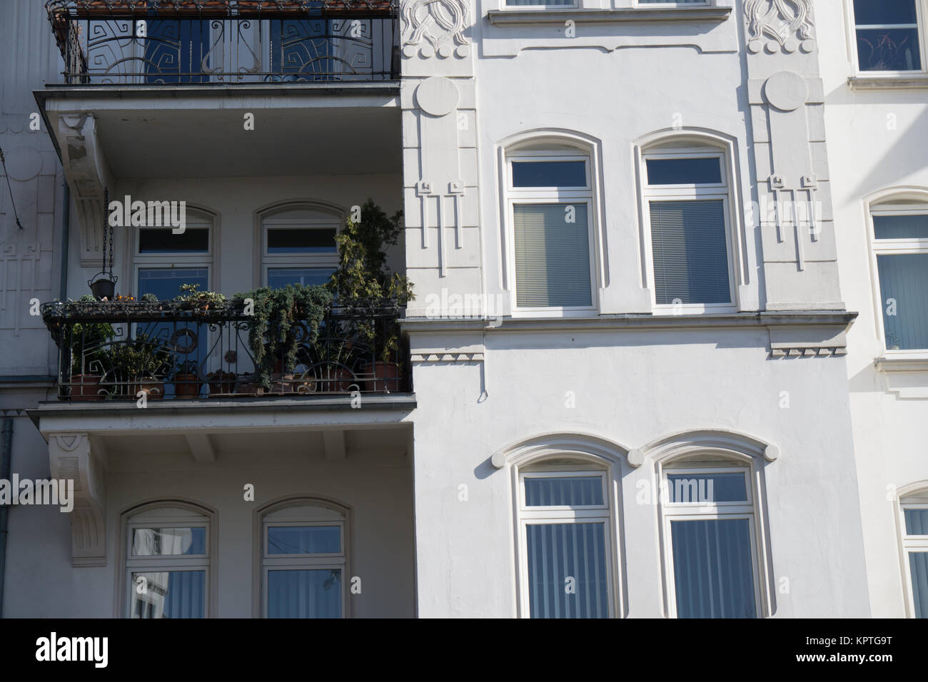 More familyhouse hi-res stock photography and images - Alamy