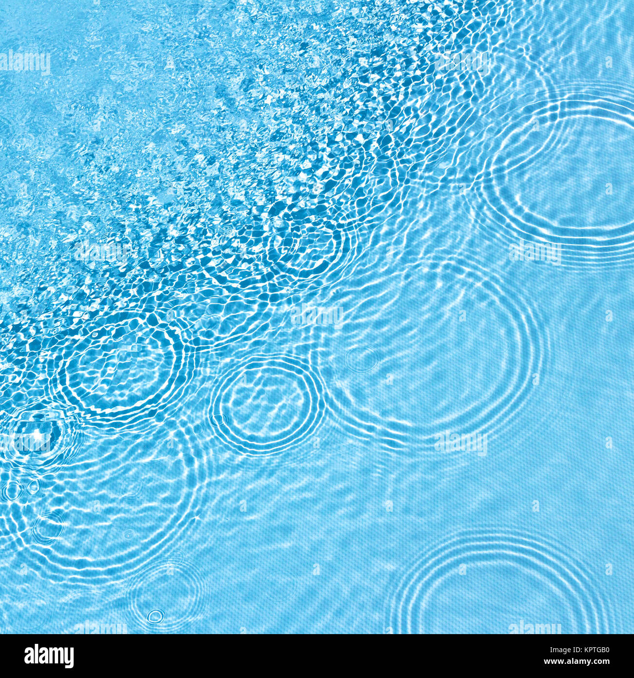 Water ripples above circles hi-res stock photography and images - Alamy