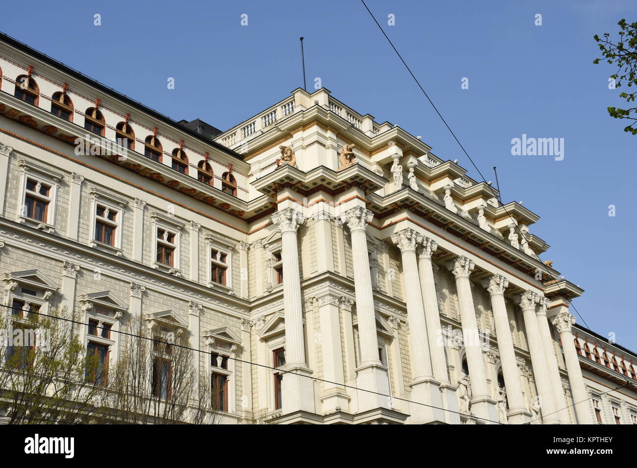 Justizpalast vienna High Resolution Stock Photography and Images - Alamy