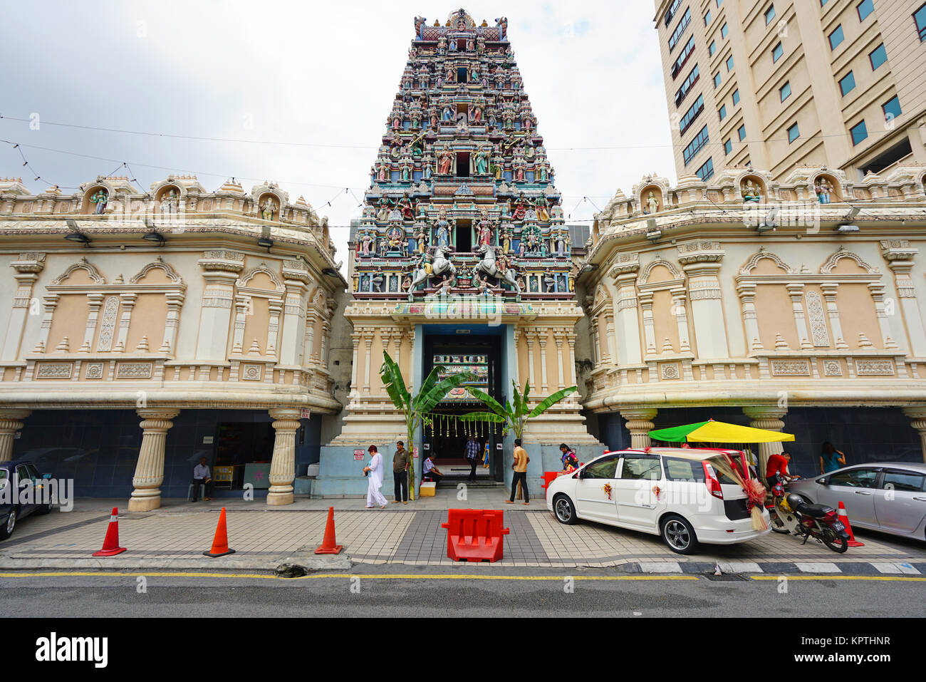 View of the Sri Mahamariamman Temple, the oldest Hindu temple in Kuala ...