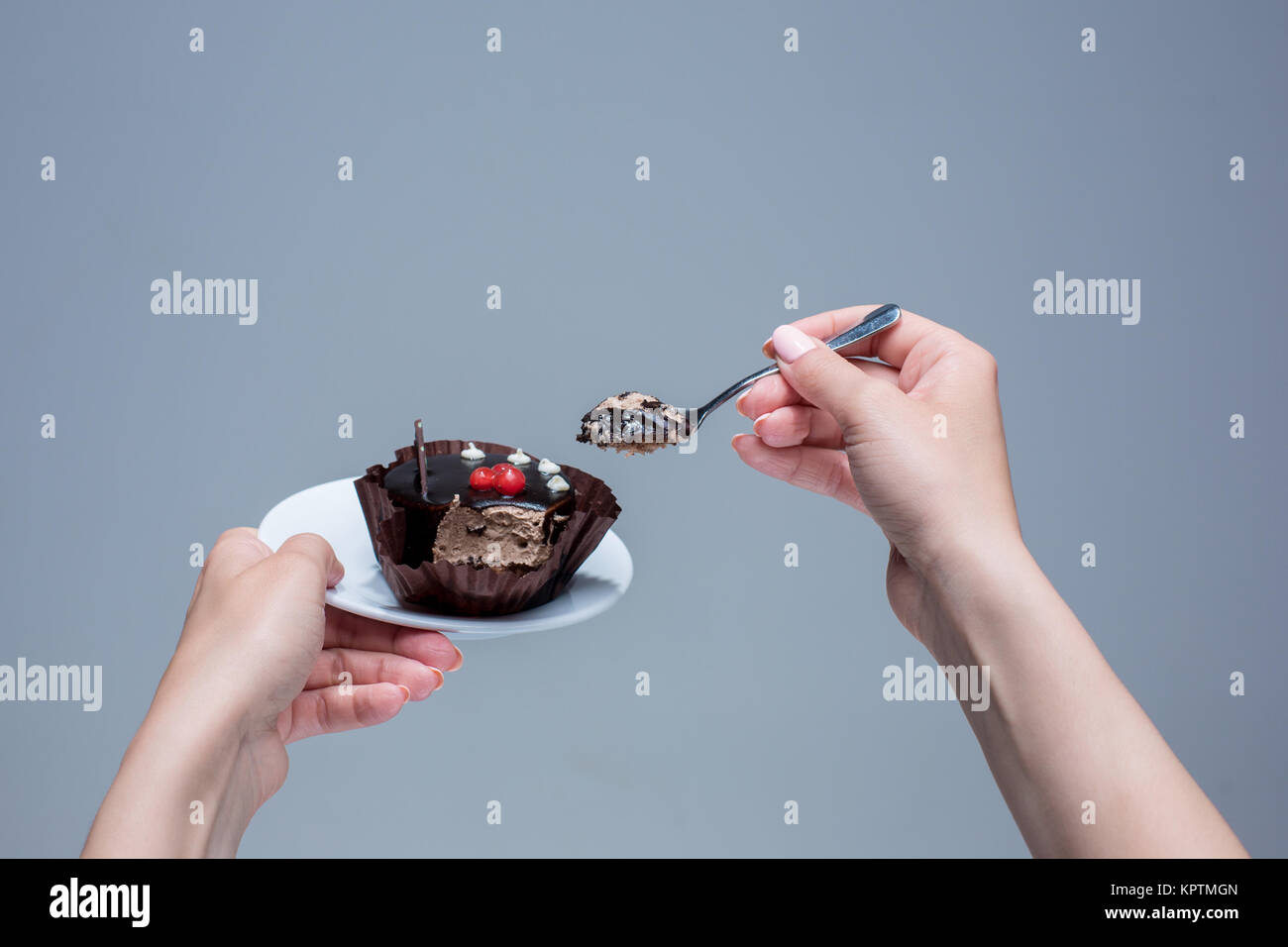 Woman keeping birthday cake hi-res stock photography and images - Alamy