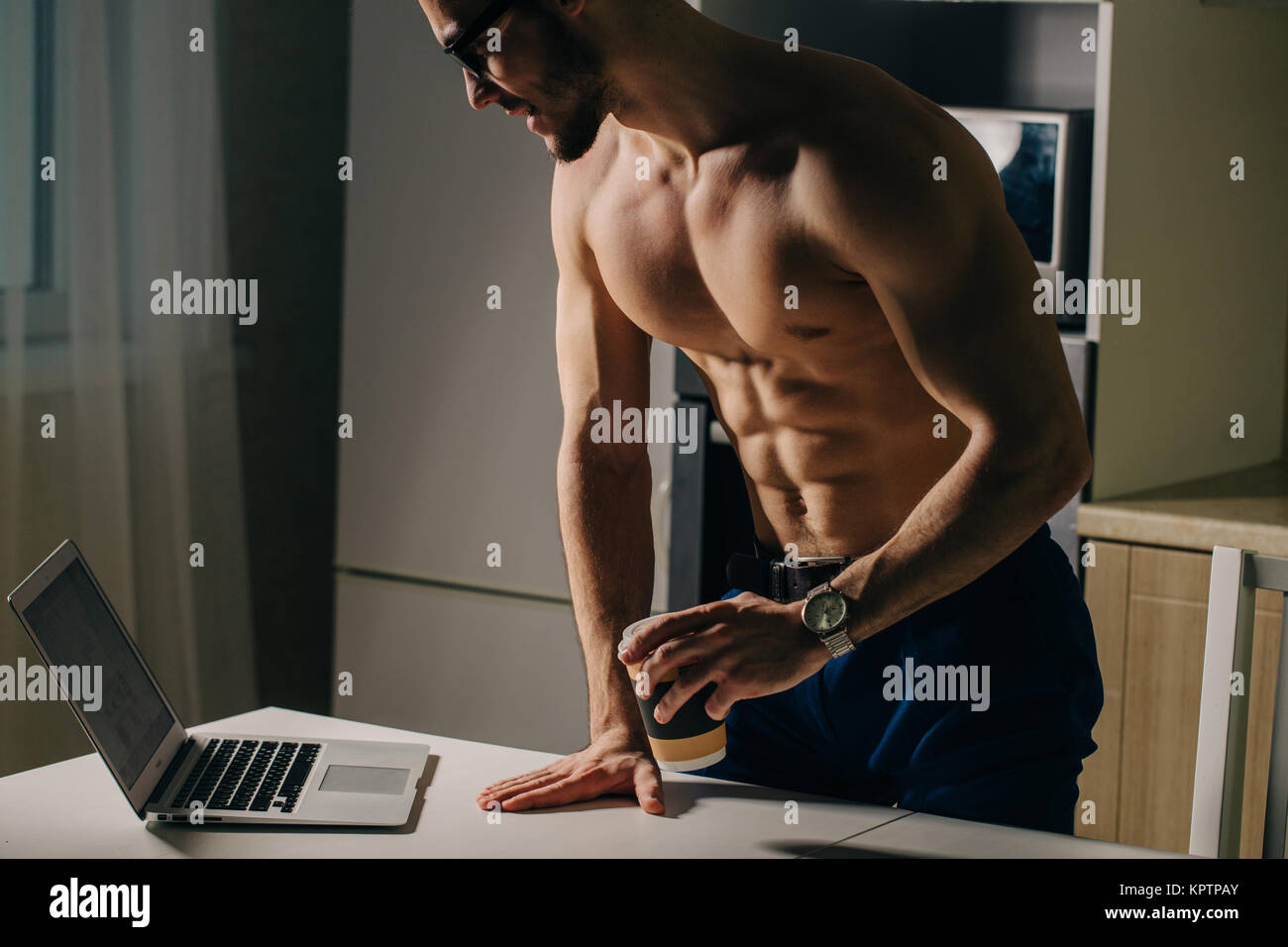 Muscularbuild hi-res stock photography and images - Alamy