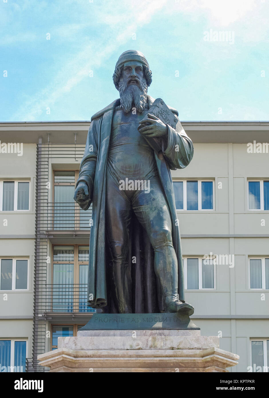 Gutenberg statue monument in Mainz in Germany Stock Photo - Alamy