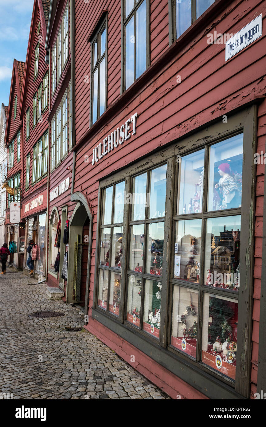 Timber buildings norway hi-res stock photography and images - Alamy