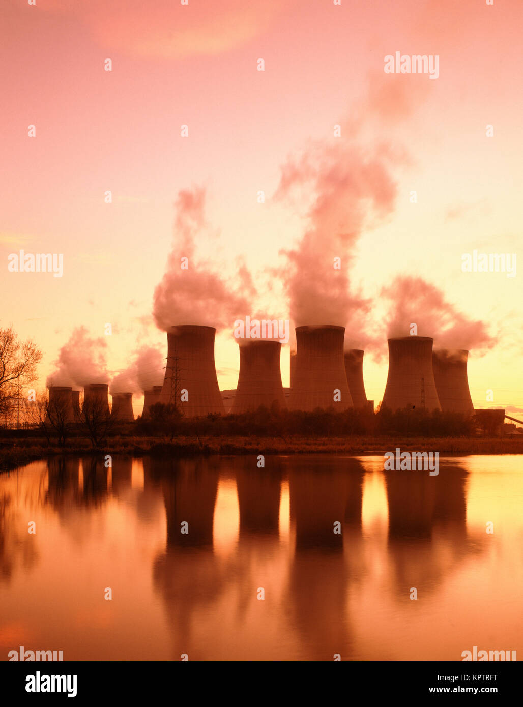 Power station landscape hi-res stock photography and images - Alamy