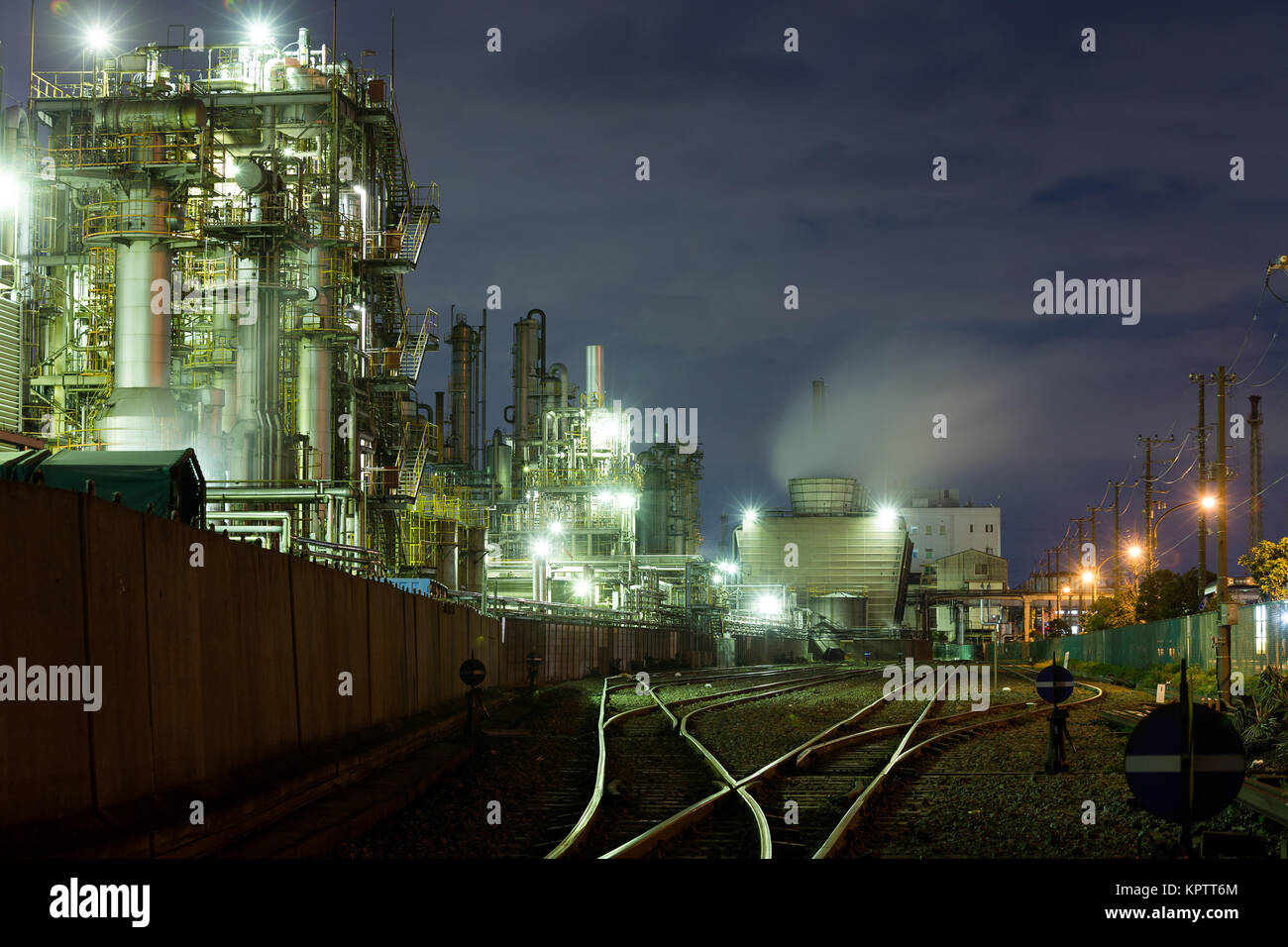Industrial Factory working at night in kawasaki Stock Photo - Alamy