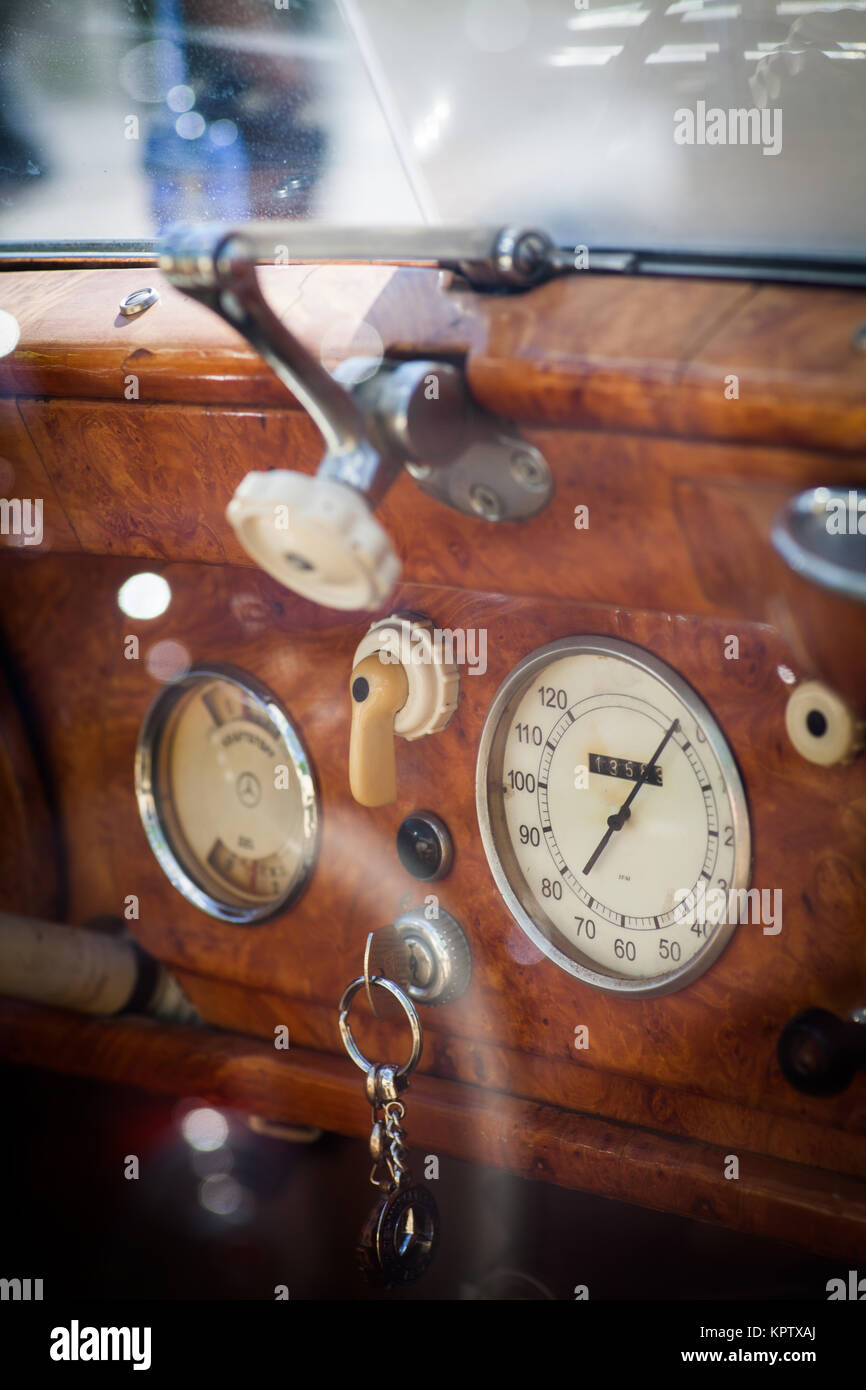 Retro car dashboard Stock Photo - Alamy