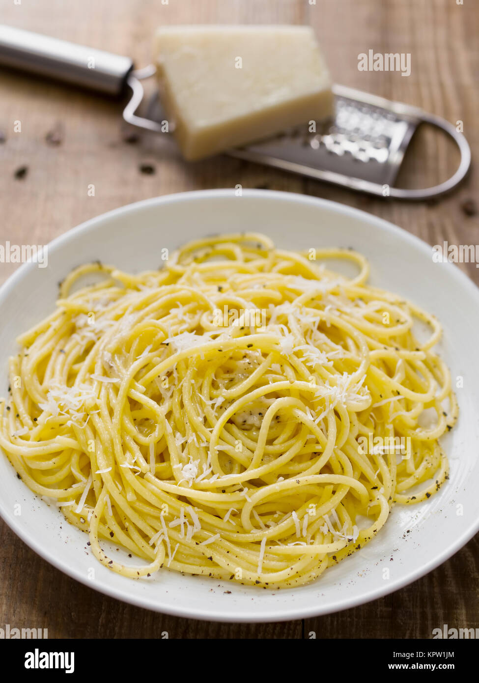 rustic italian pepe e cacio pepper with cheese spaghetti Stock Photo ...