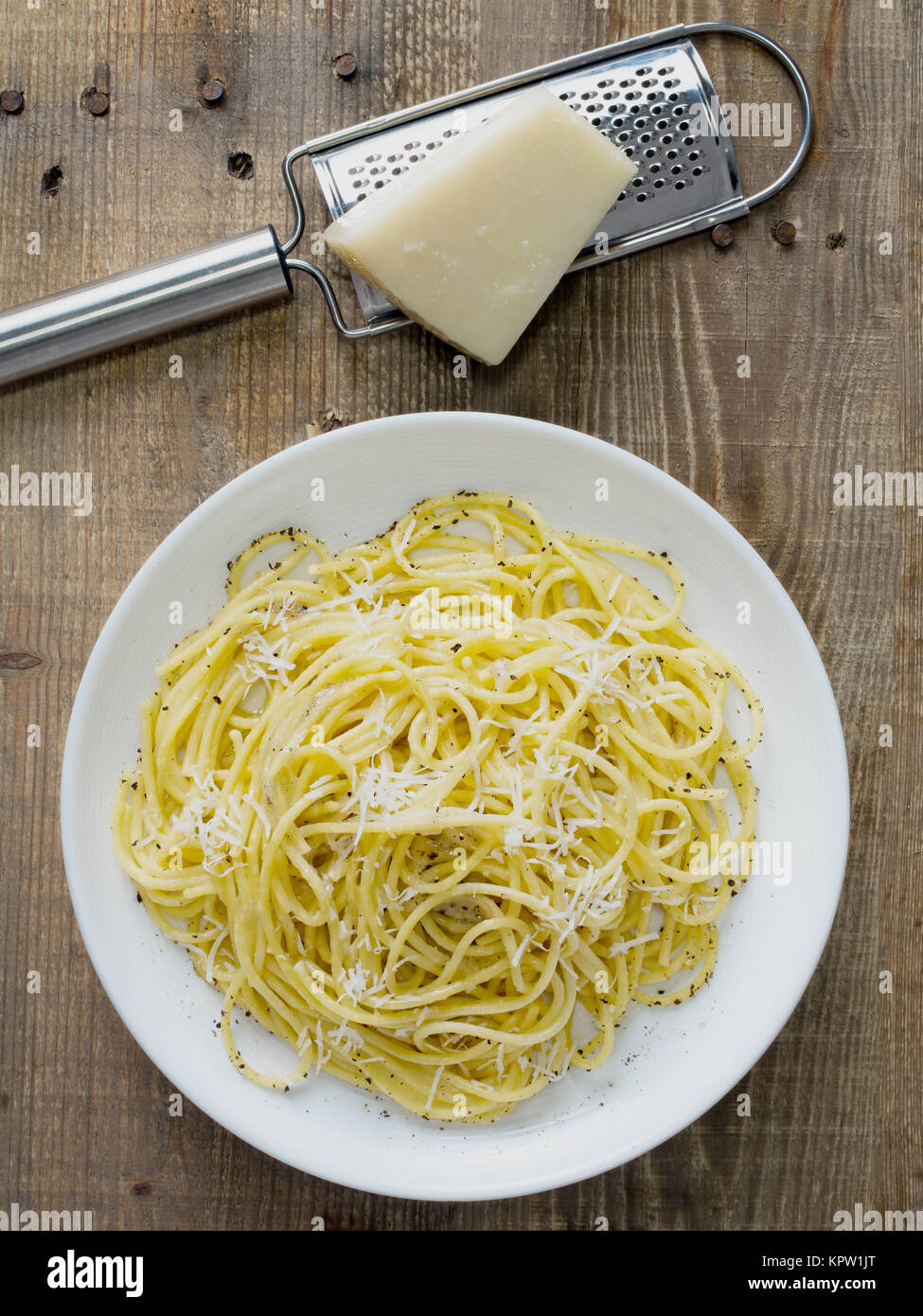 rustic italian pepe e cacio pepper with cheese spaghetti Stock Photo ...