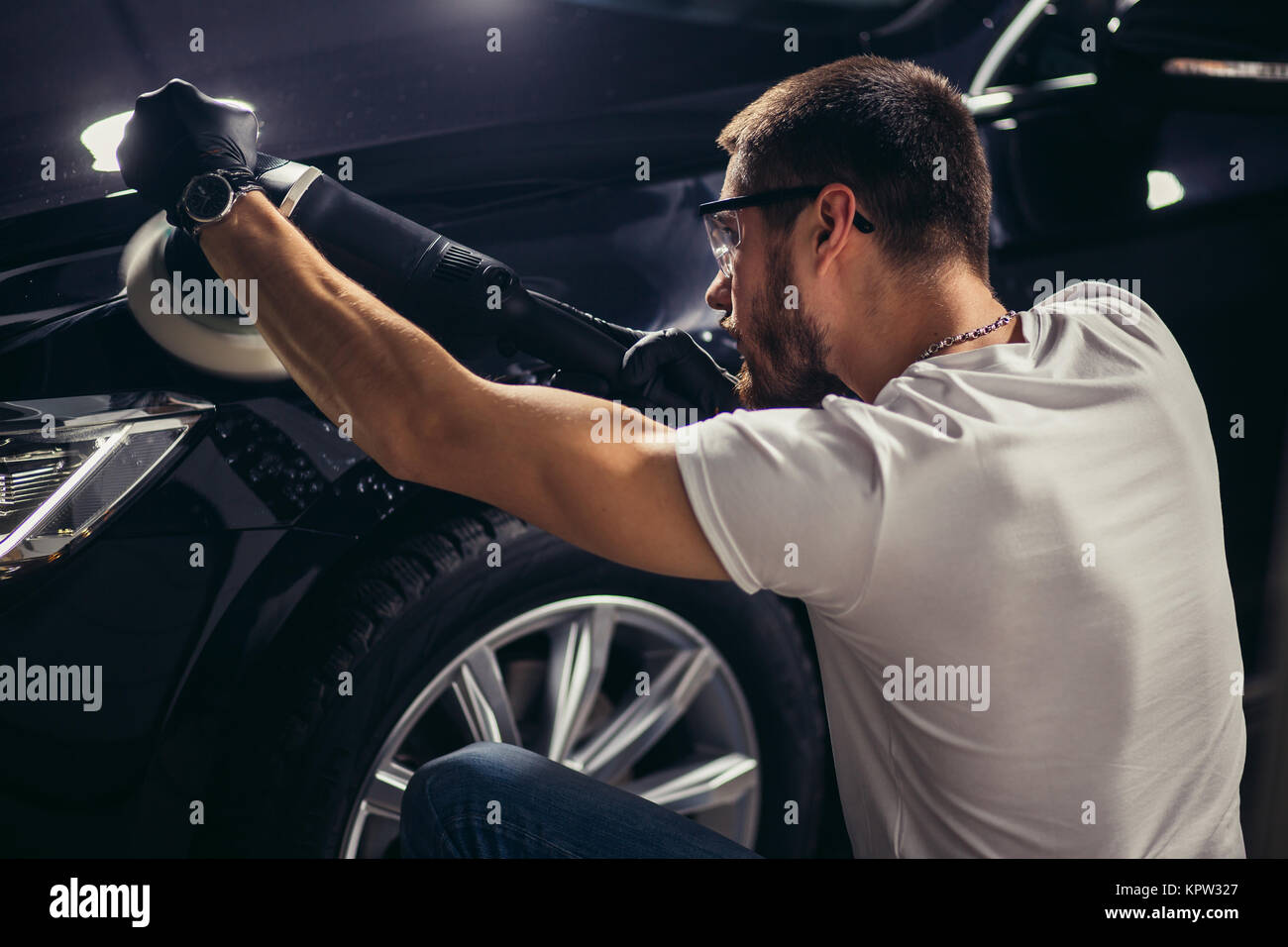 series of detailed cars: Polishing a car Stock Photo - Alamy
