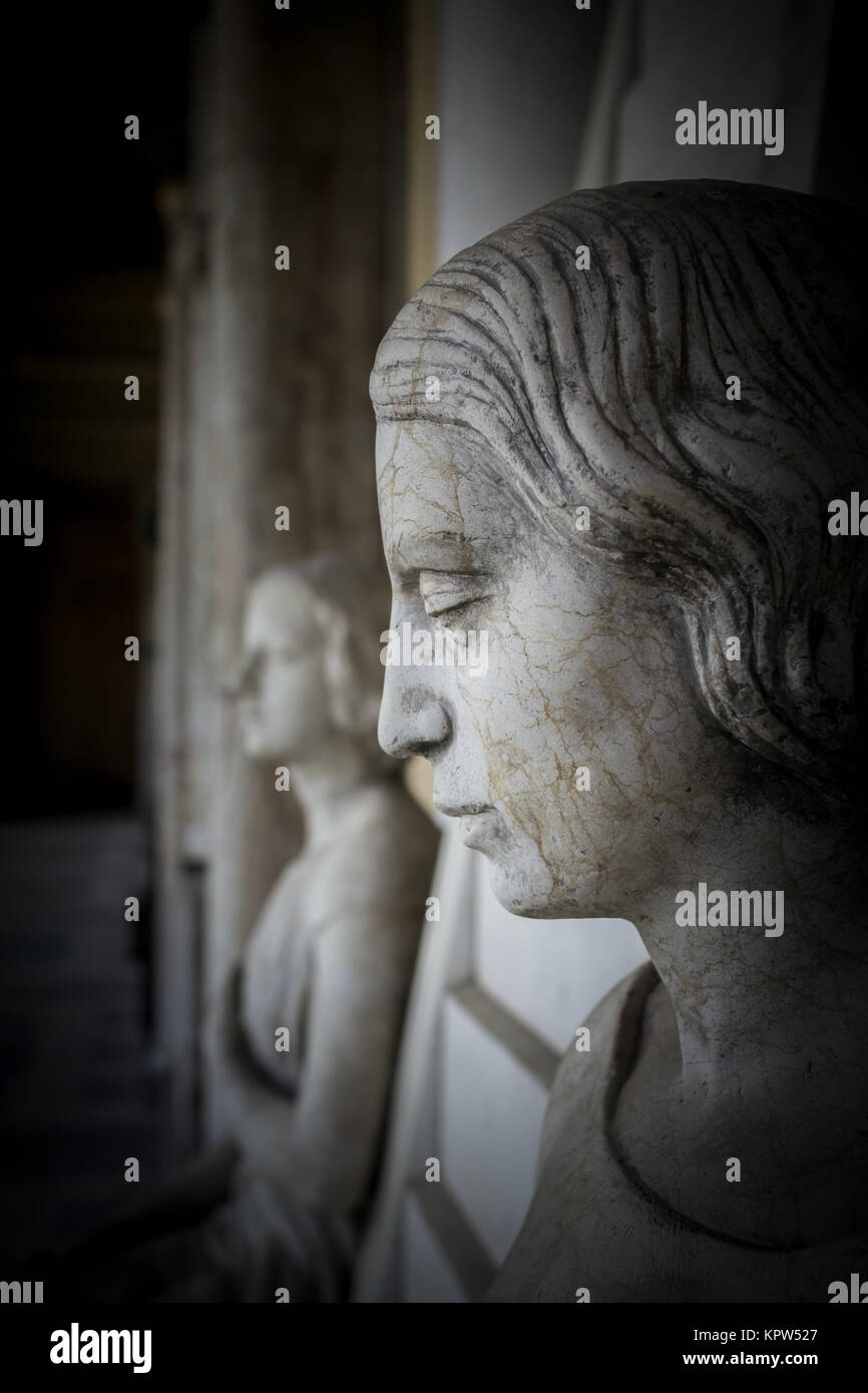 Statue of sad woman Stock Photo - Alamy