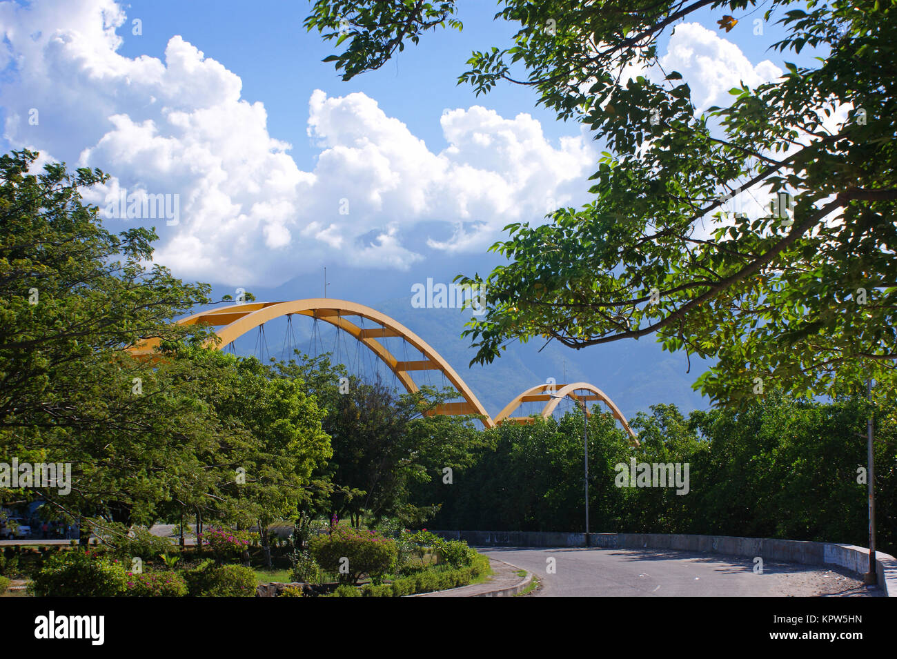 Palu indonesia bridge hi-res stock photography and images - Alamy