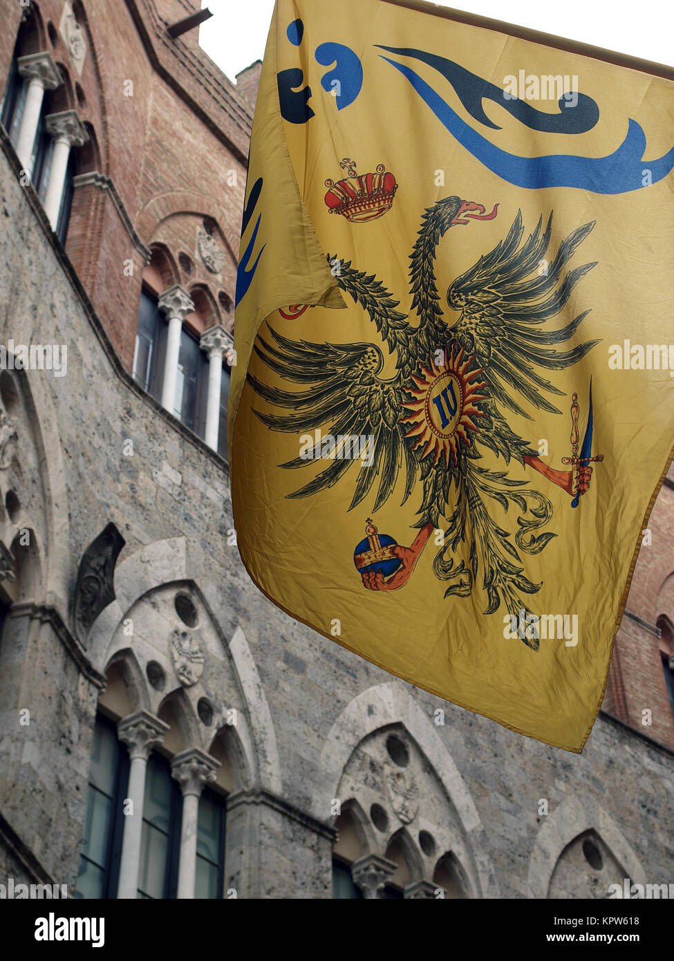 Aquila emblem hi-res stock photography and images - Alamy