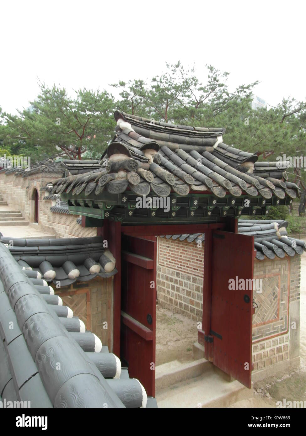 Traditional asian style in architecture, Seoul, Korea Stock Photo - Alamy