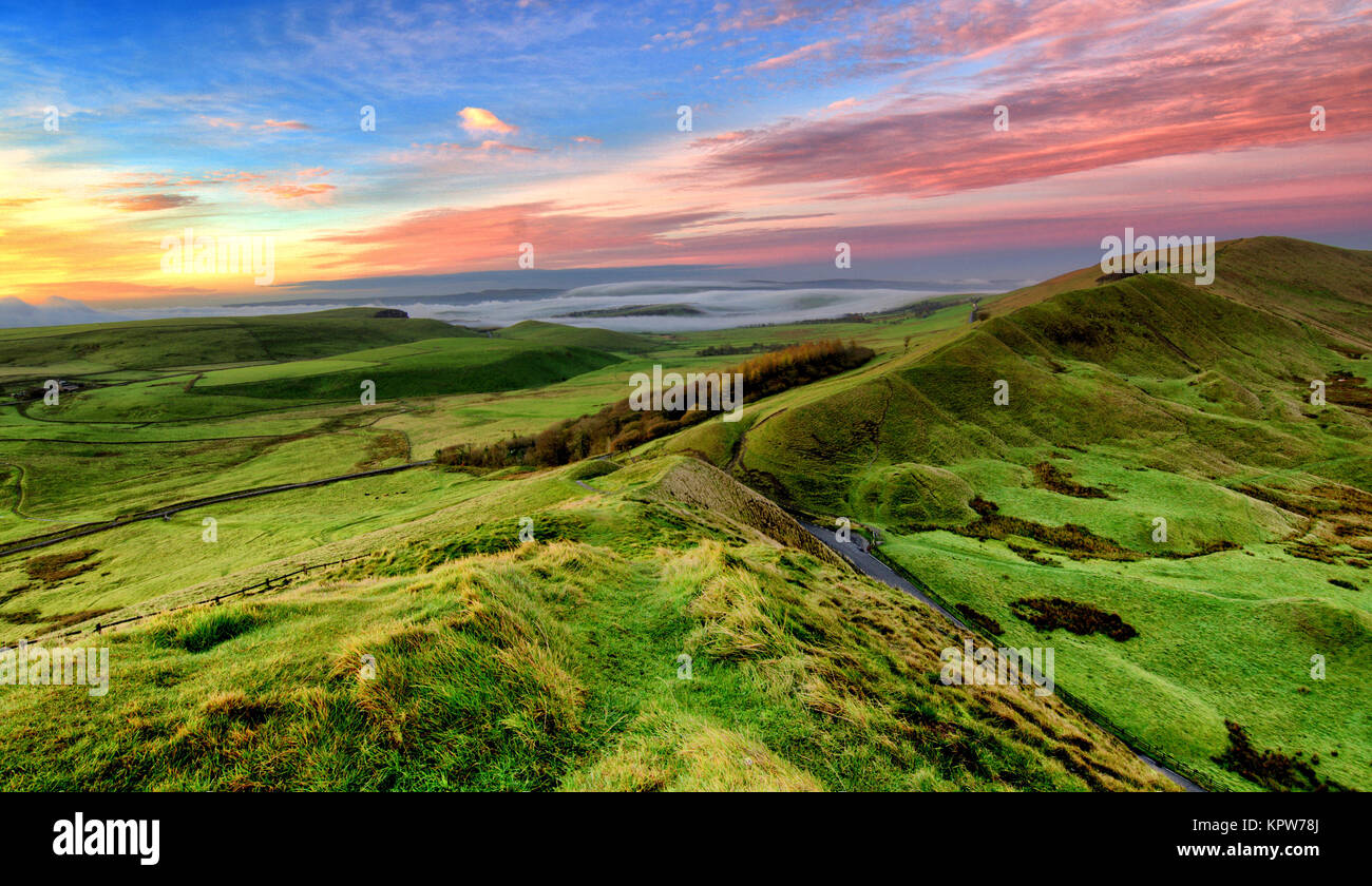 Sunrise on Mam Tor - The Peak District National Park, UK Stock Photo ...