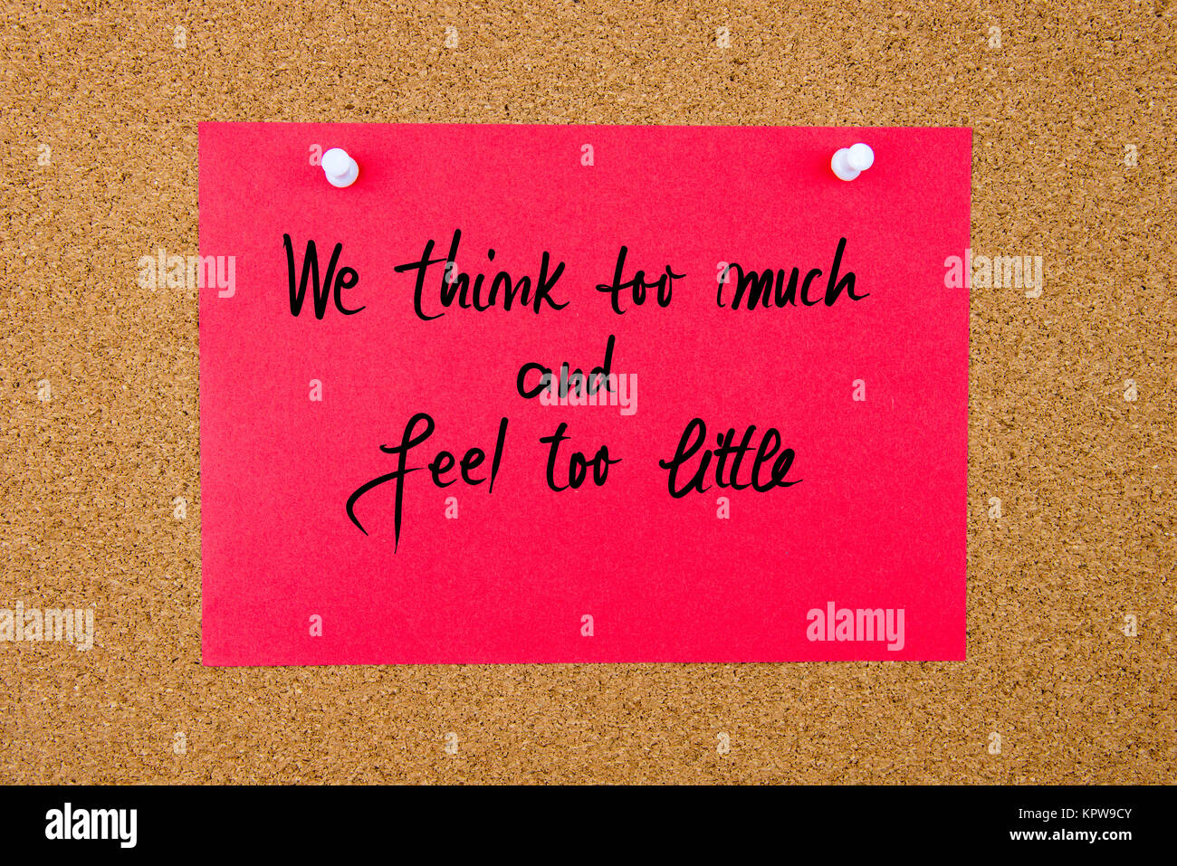 Red paper note with handwritten text on cork board Stock Photo - Alamy