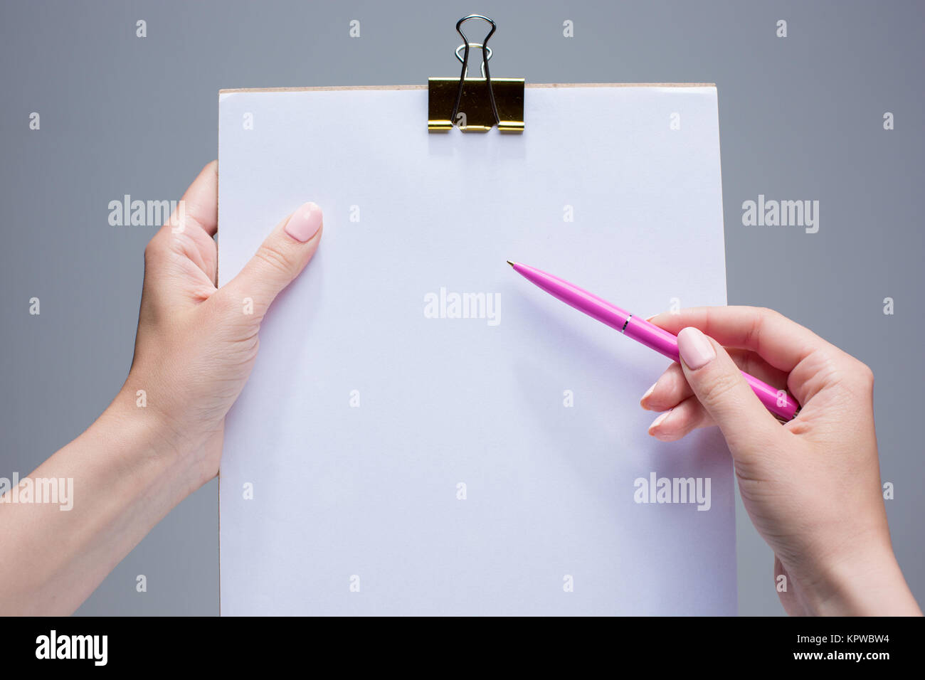Hands drawing in note book hi-res stock photography and images - Alamy