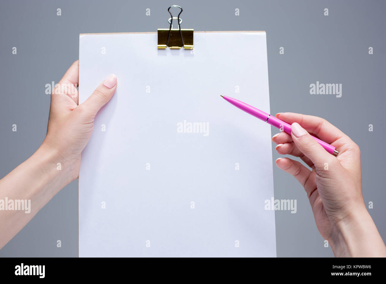 Hands drawing in note book hi-res stock photography and images - Alamy