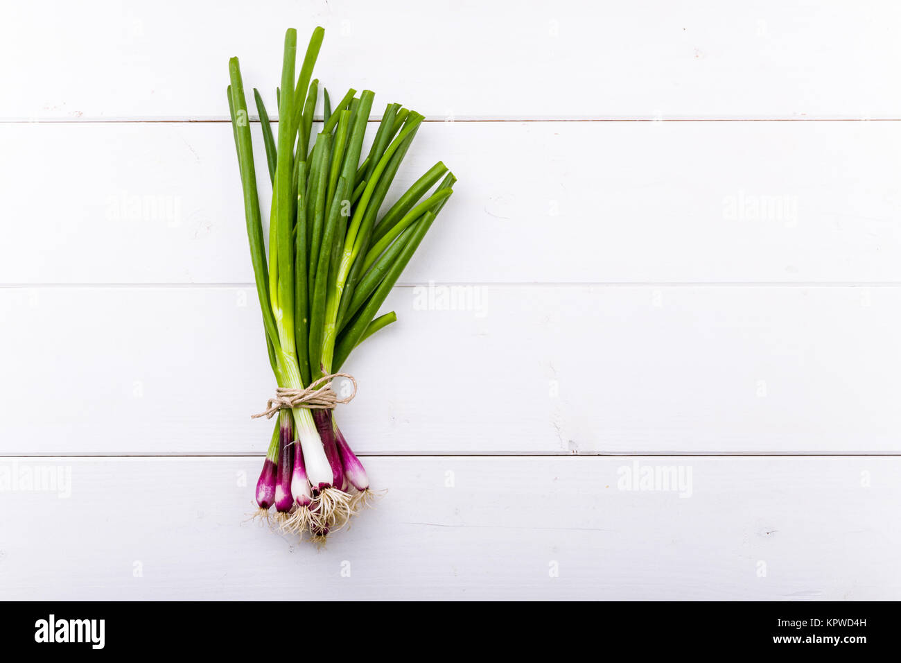 fresh red spring onions scallions Stock Photo - Alamy