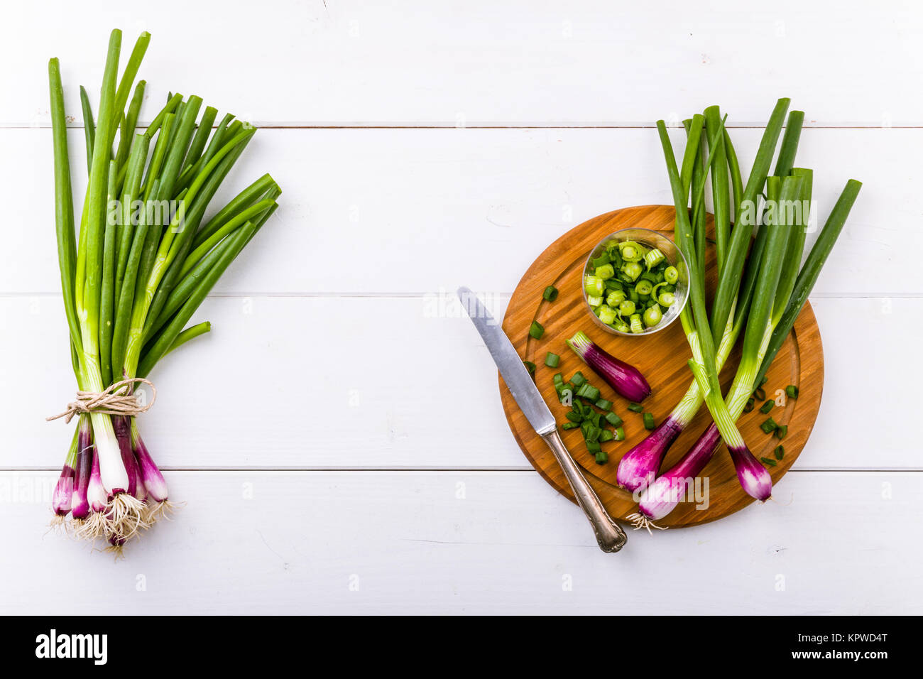fresh red spring onions scallions Stock Photo - Alamy