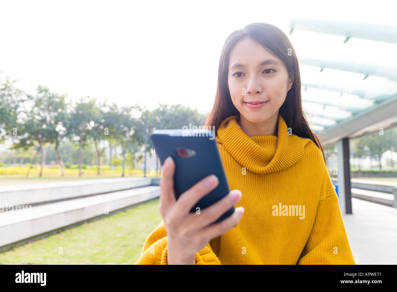Hand asian girl using texting hi-res stock photography and images - Alamy