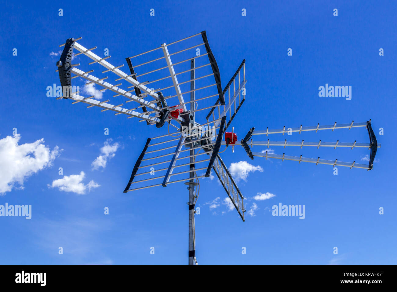 Antenna technical hi-res stock photography and images - Alamy