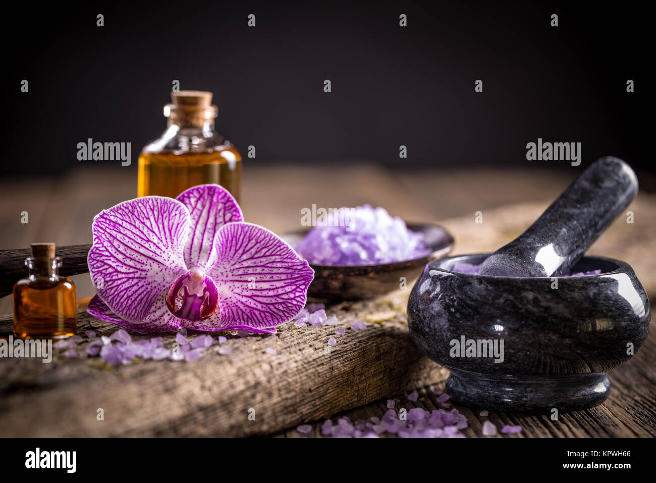 Mineral oils hi-res stock photography and images - Alamy