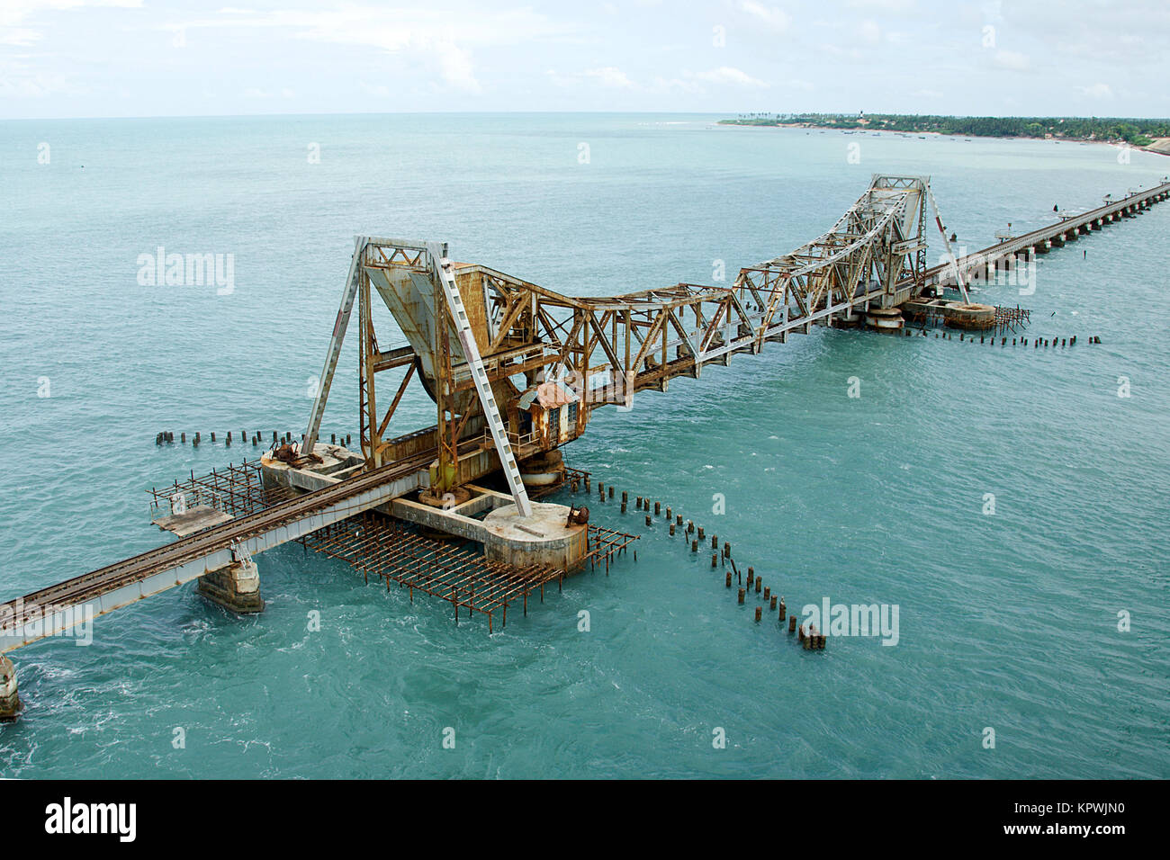 Split Railway Bridge at Pamban Stock Photo - Alamy