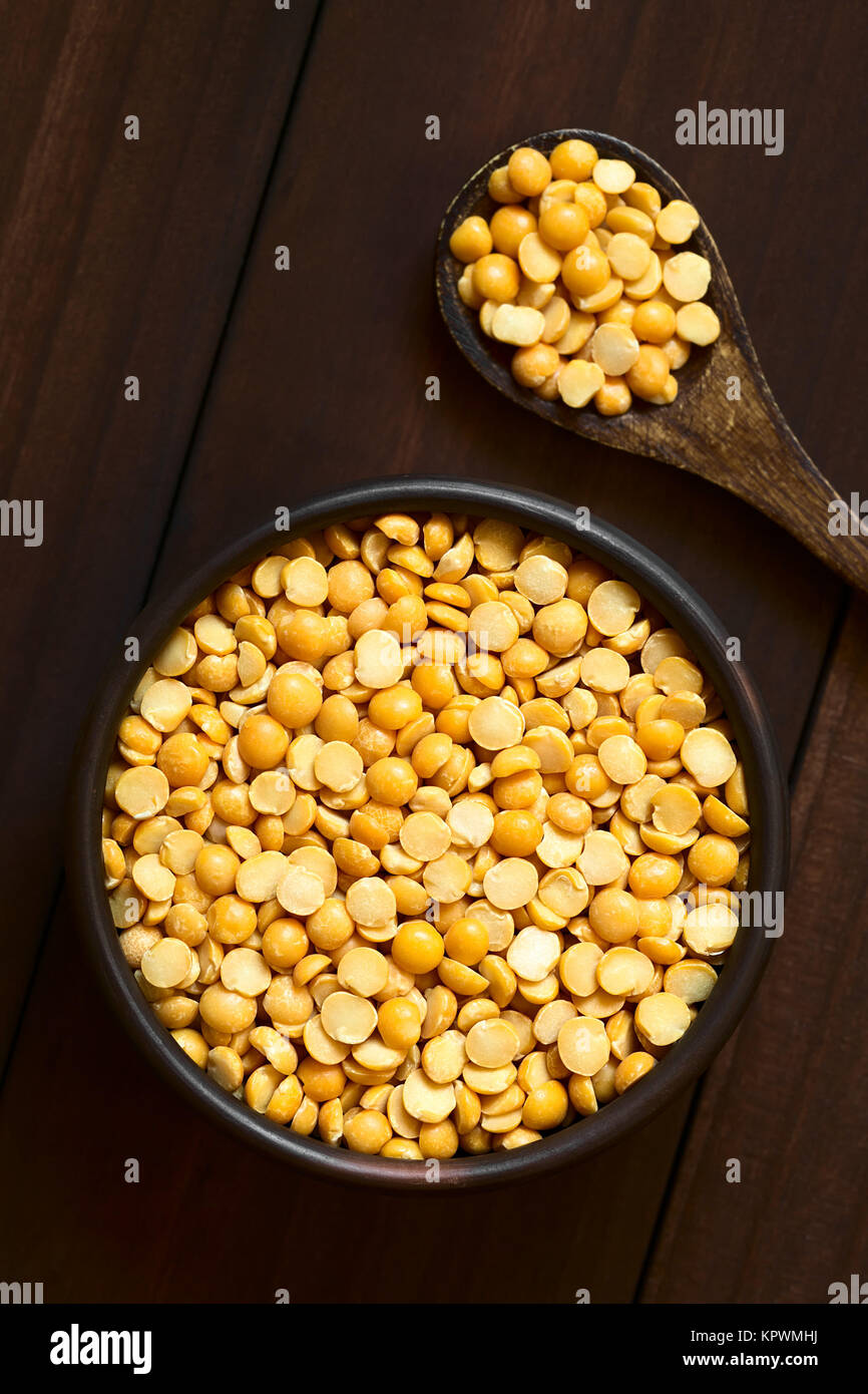 Raw Yellow Split Peas Stock Photo - Alamy