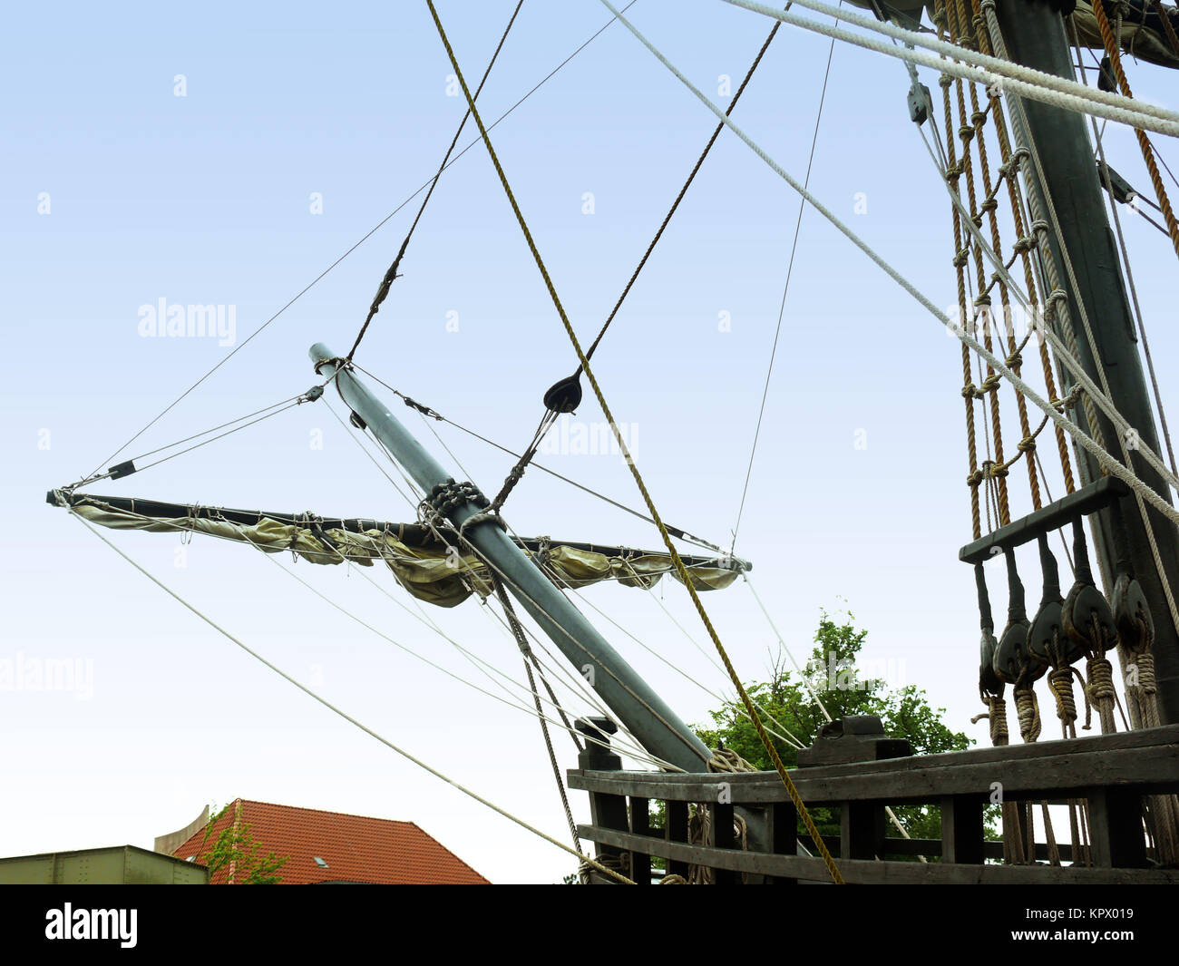 Fock mast hi-res stock photography and images - Alamy