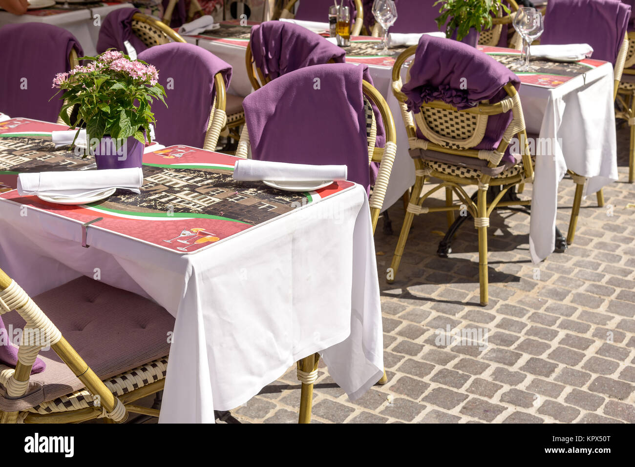 Cozy tables in the central square in Copenhagen Stock Photo - Alamy