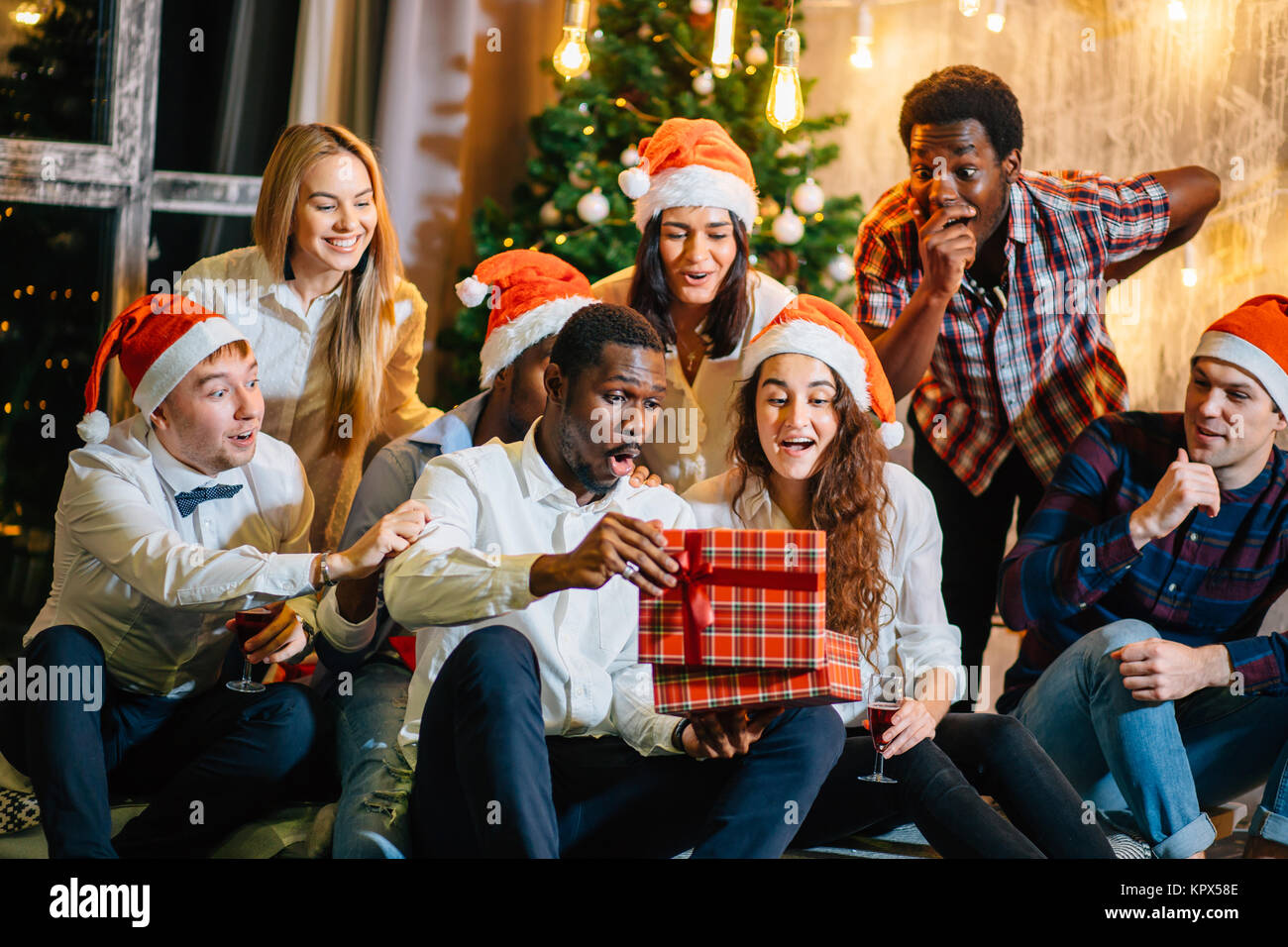 Family opening dinner box hi-res stock photography and images - Alamy