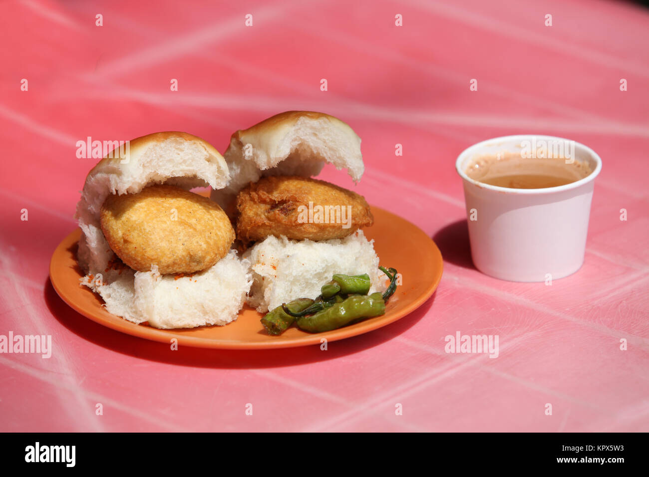 Vada pav hi-res stock photography and images - Alamy