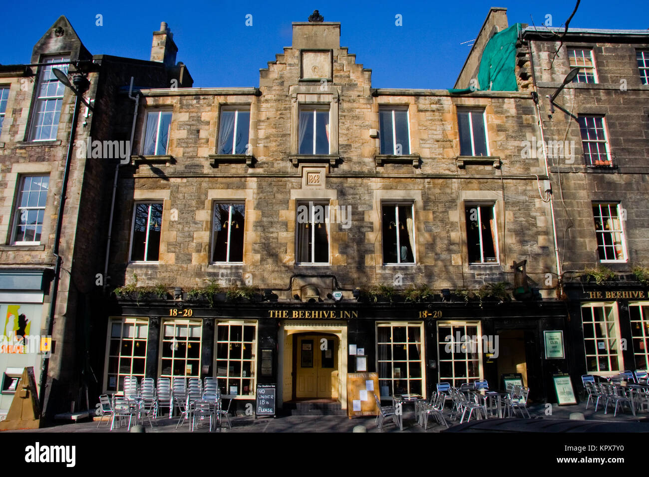 Beehive pub edinburgh hi-res stock photography and images - Alamy