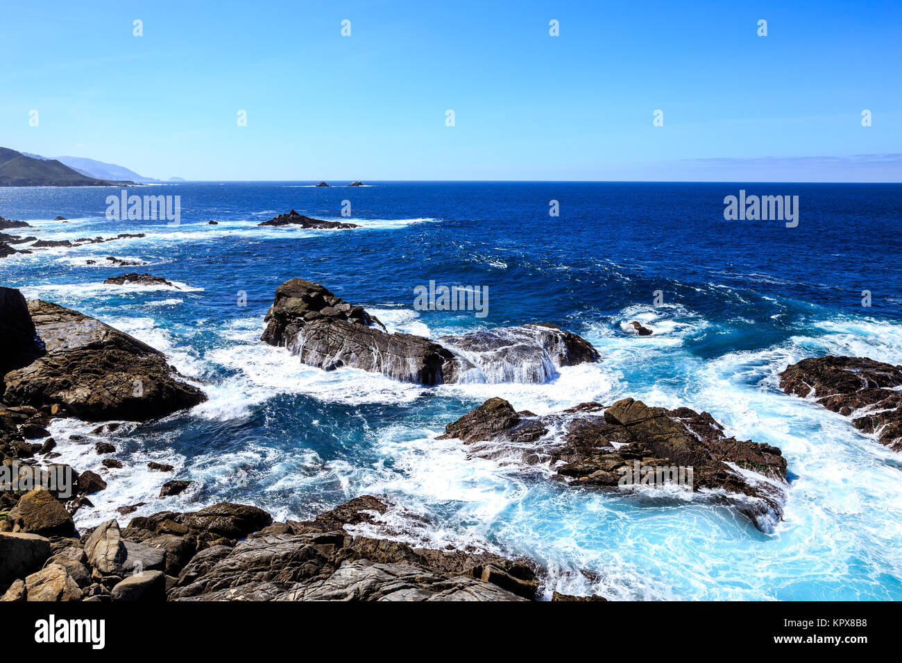 tide change on the pacific coast Stock Photo - Alamy
