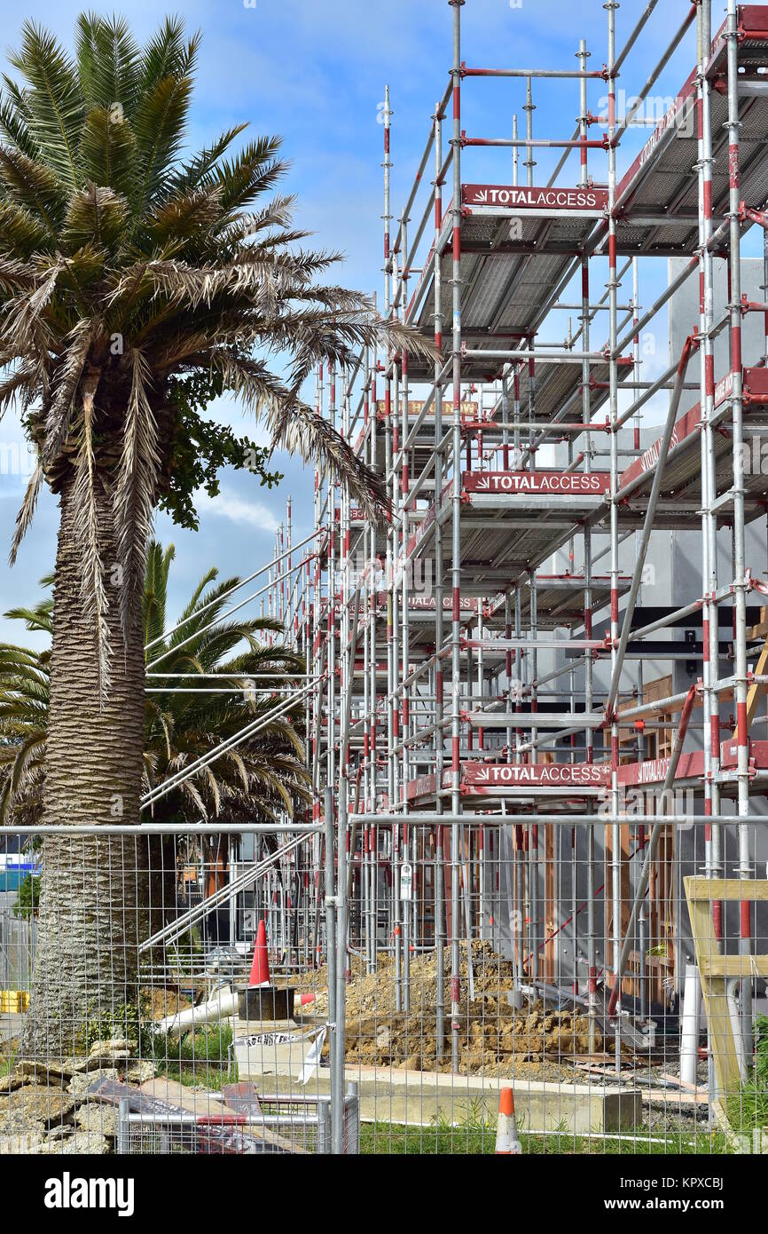 Scaffolding blue mesh hi-res stock photography and images - Alamy
