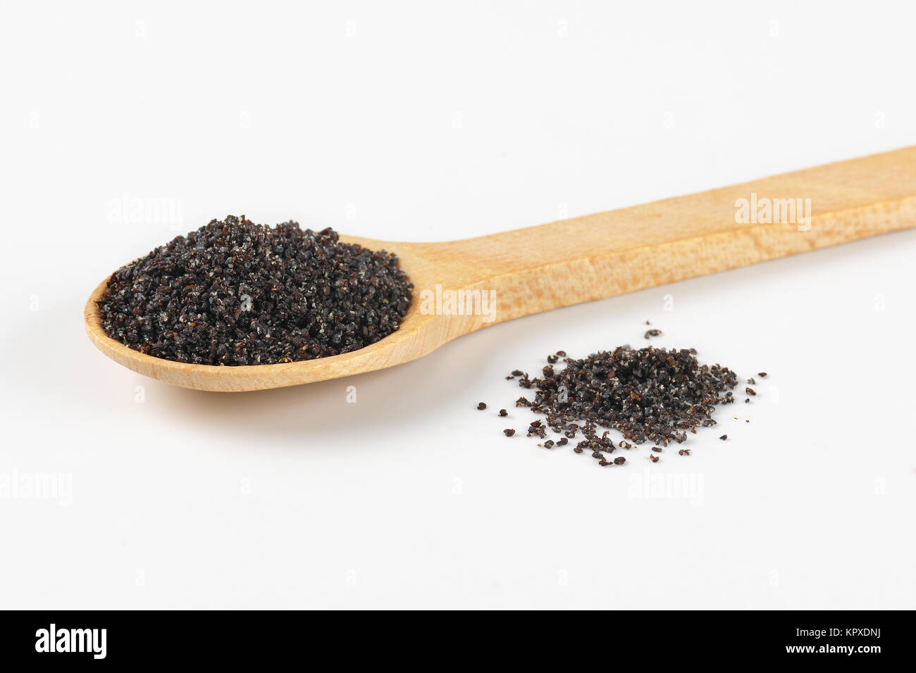 spoon of ground poppy seeds Stock Photo - Alamy