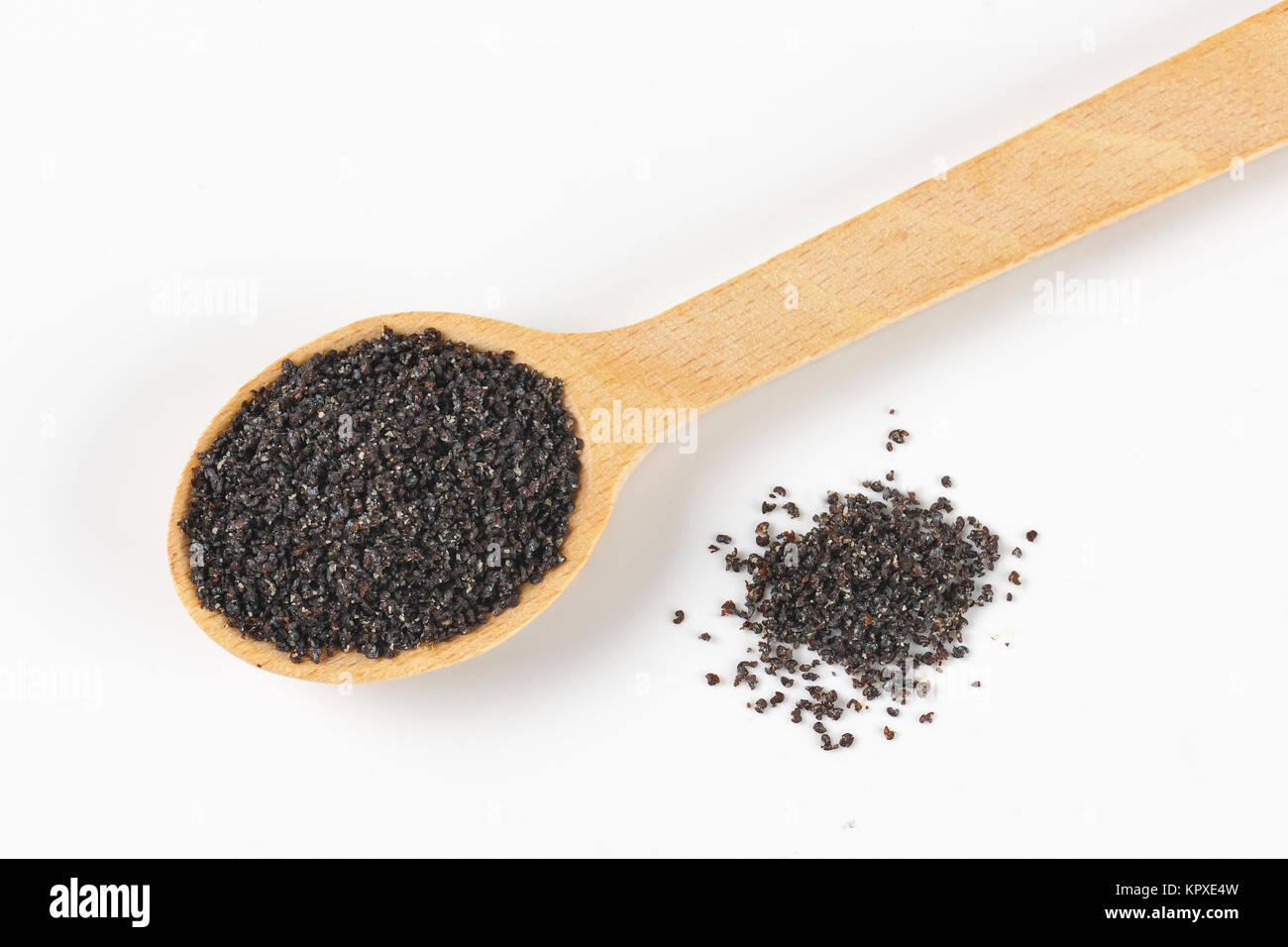 spoon of ground poppy seeds Stock Photo - Alamy
