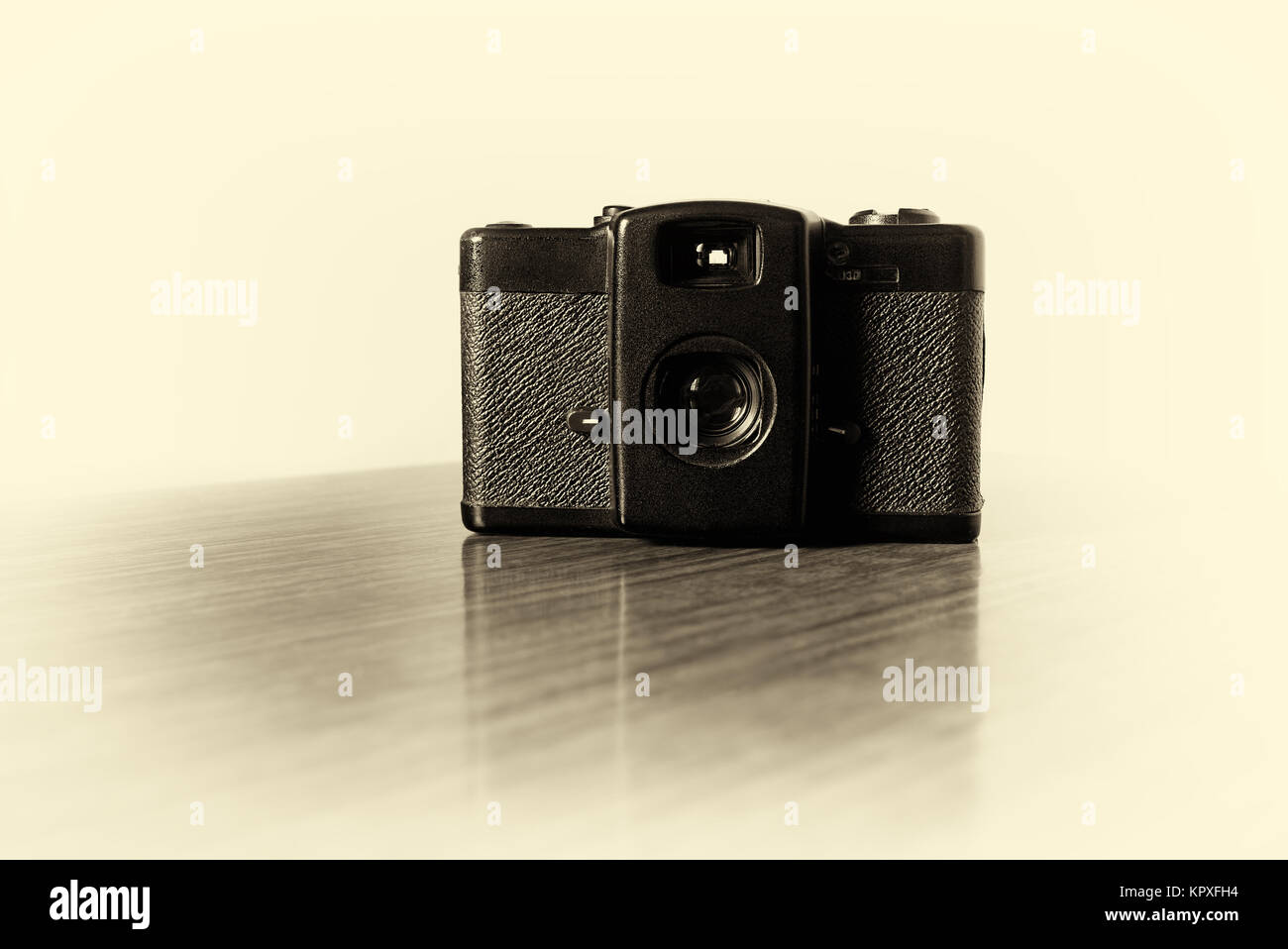 Vintage camera bokeh background Stock Photo - Alamy
