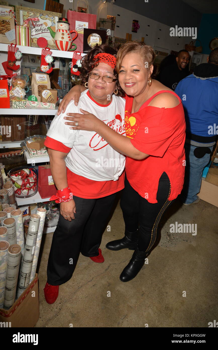 Los Angeles, Ca, USA. 16th Dec, 2017. Oasis Sparks and Sonya Marchand ...