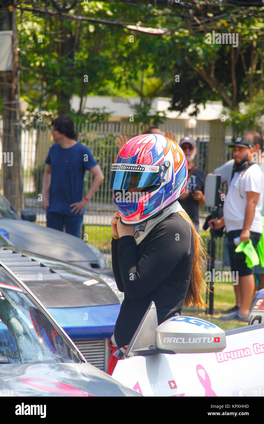 Rio De Janeiro, Brazil. 16th Dec, 2017. Driver Bruna Genoin, the only ...