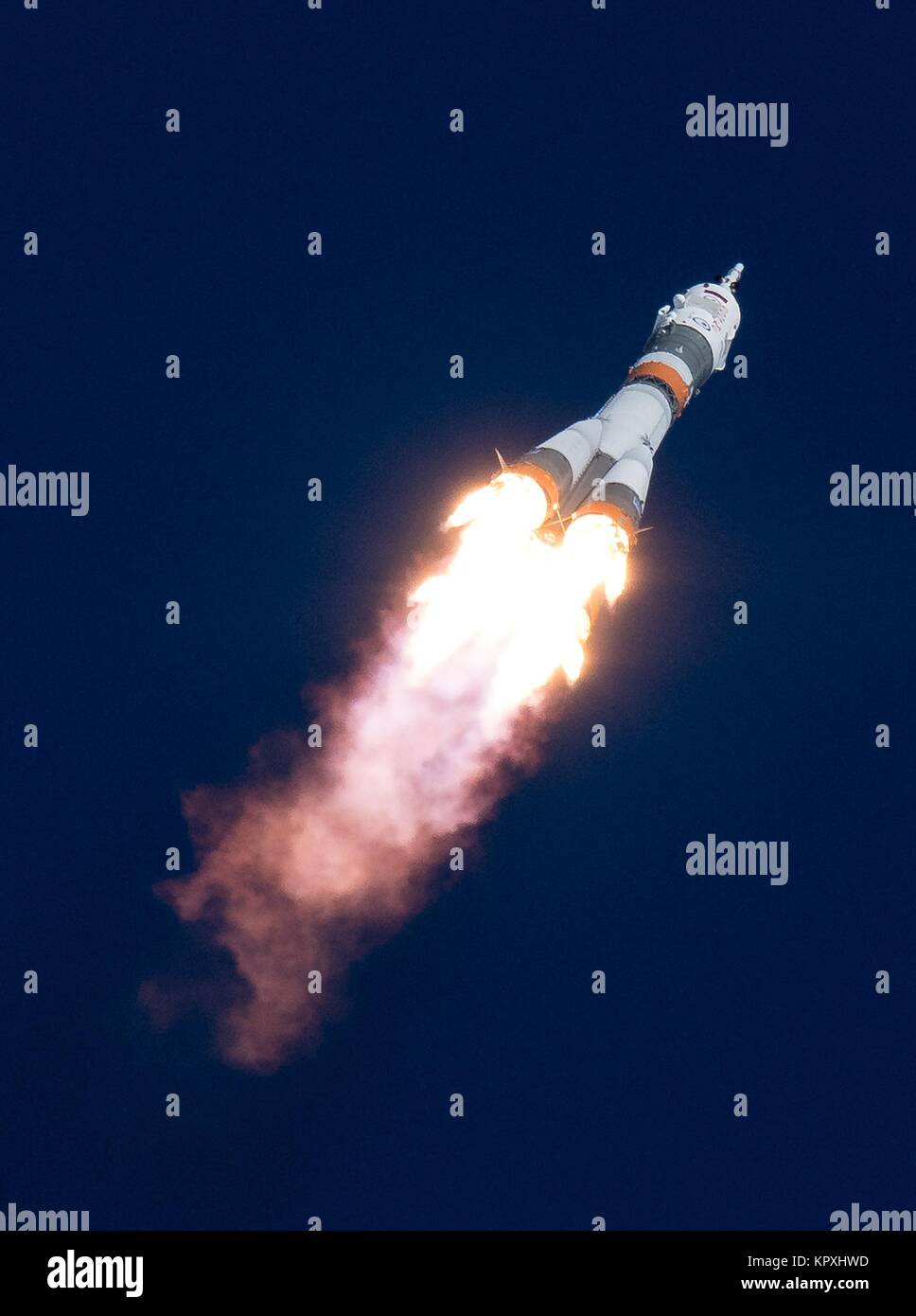 Space rocket blast off hi-res stock photography and images - Alamy