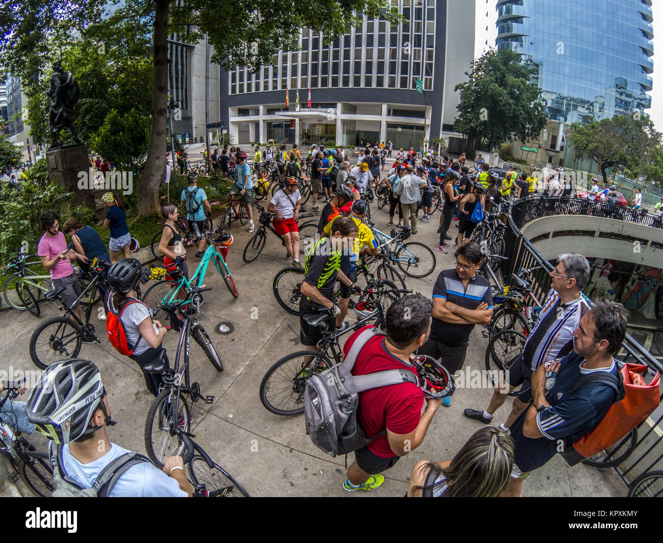 Sao Paulo, Brazil. 17th December, 2017. Cyclists protest this Sunday ...