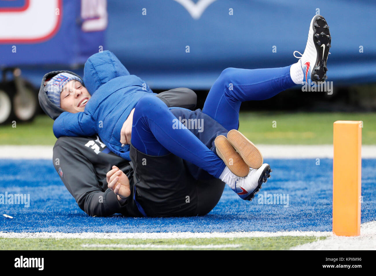 December 17, 2017, New York Giants punter Brad Wing (9) plays around ...
